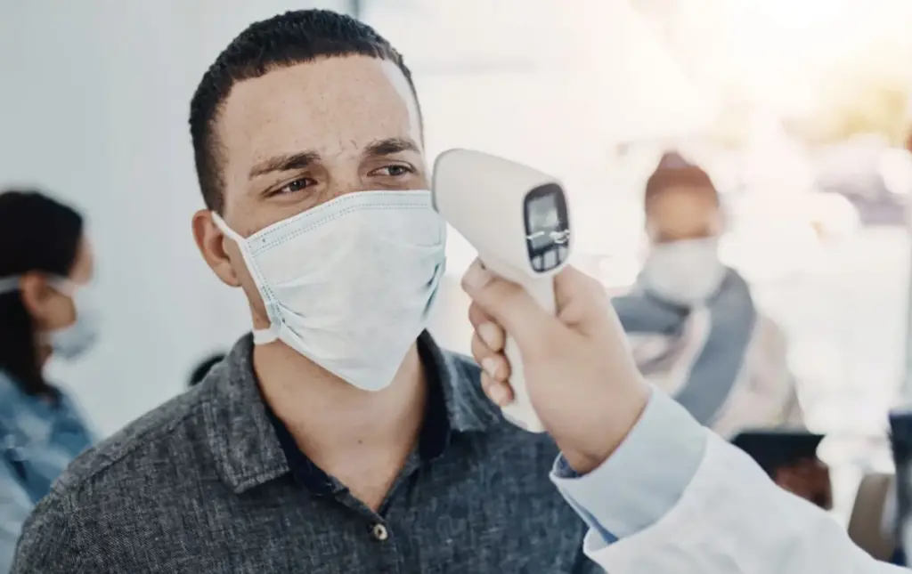USCIS Waives COVID-19 Vaccination Requirement for Adjustment of Status ...